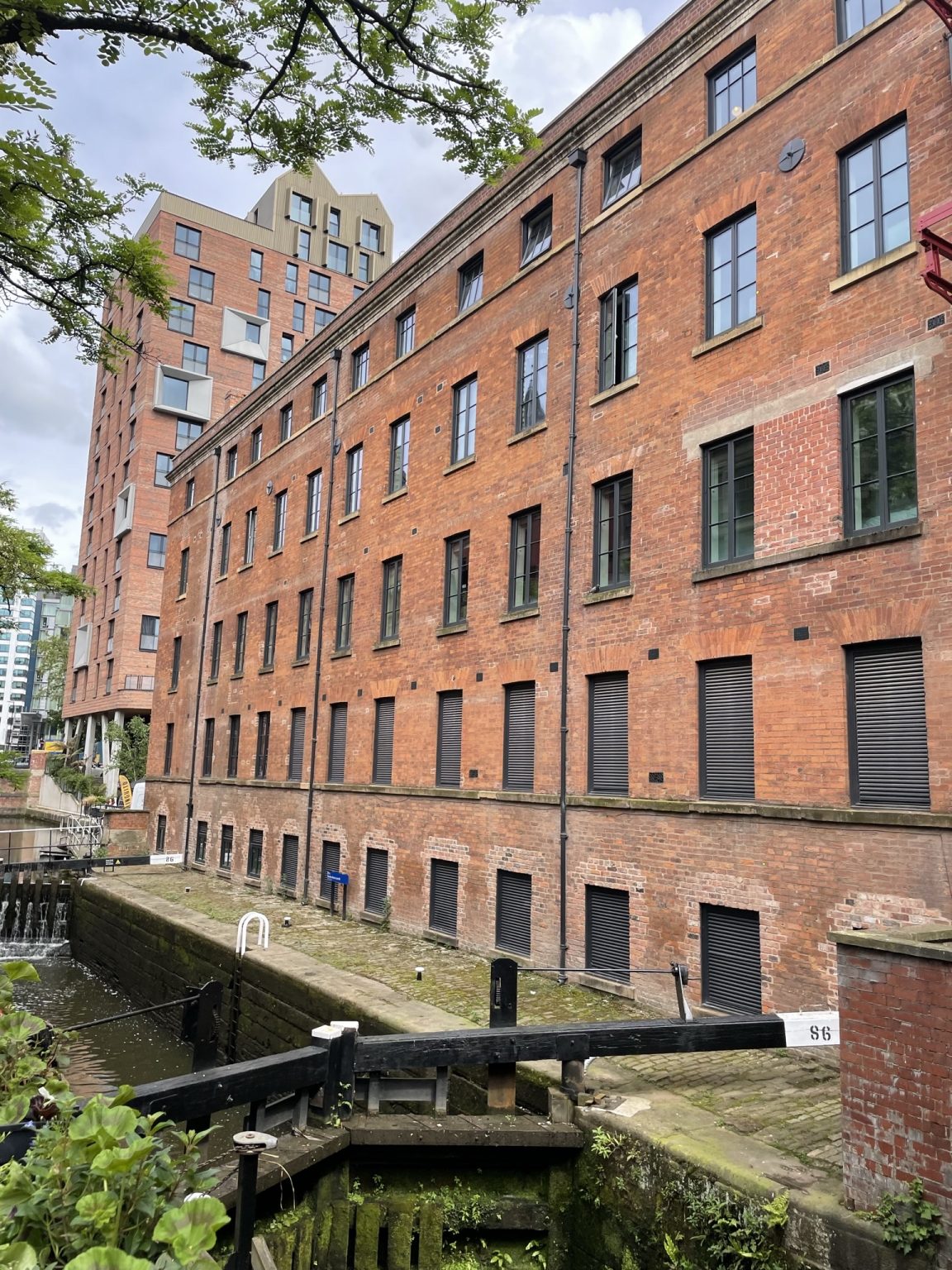 Cool Kampus Project Cottons on to Timber Windows & Doors - Minto ...